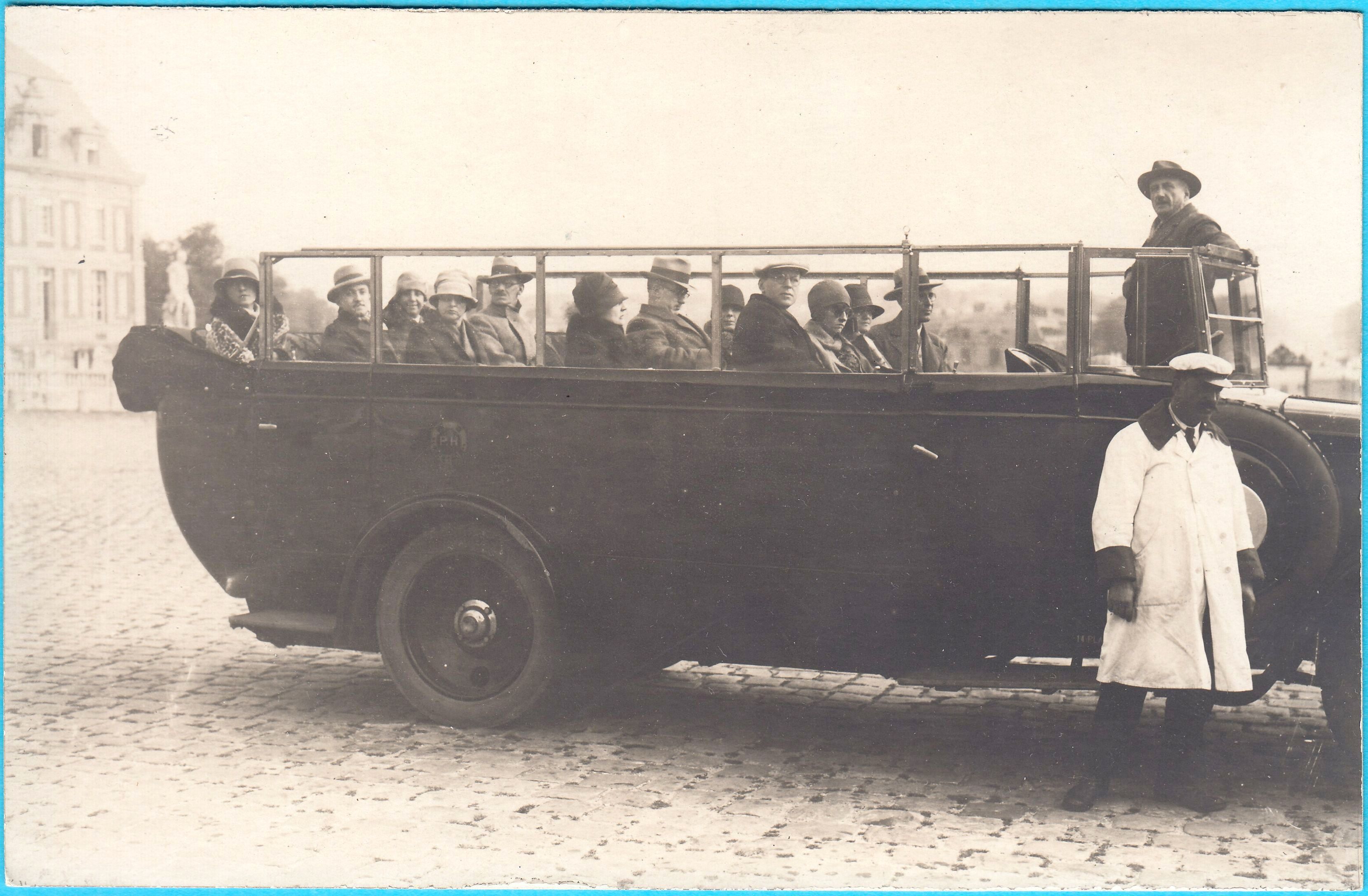 aukcije.hr - STARI AUTOBUS - vrlo lijepa stara fotografija (razglednica ...