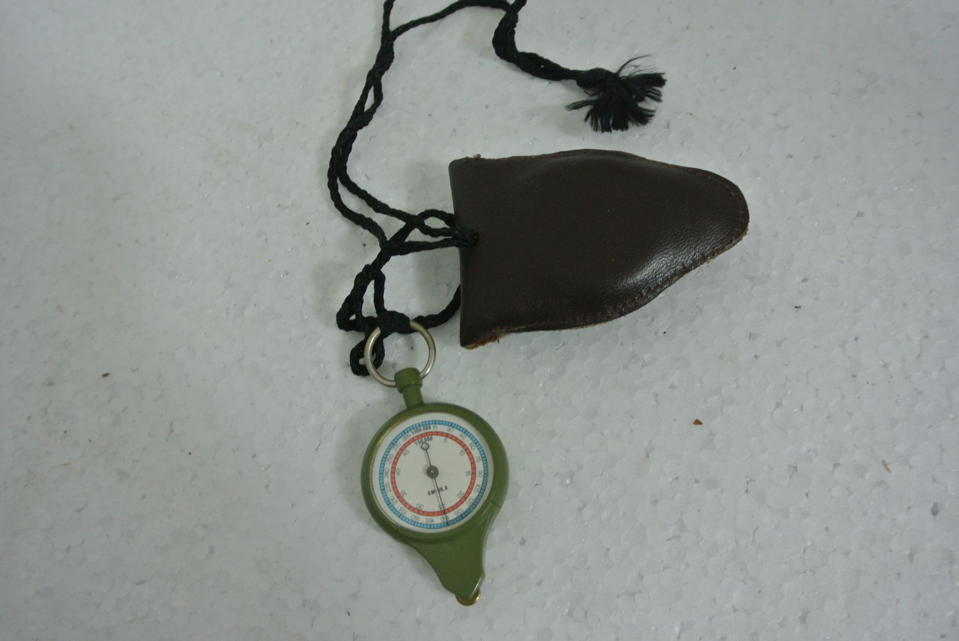 aukcije.hr - Jna kurvimetar u koznoj futroli,kao na slikama sve