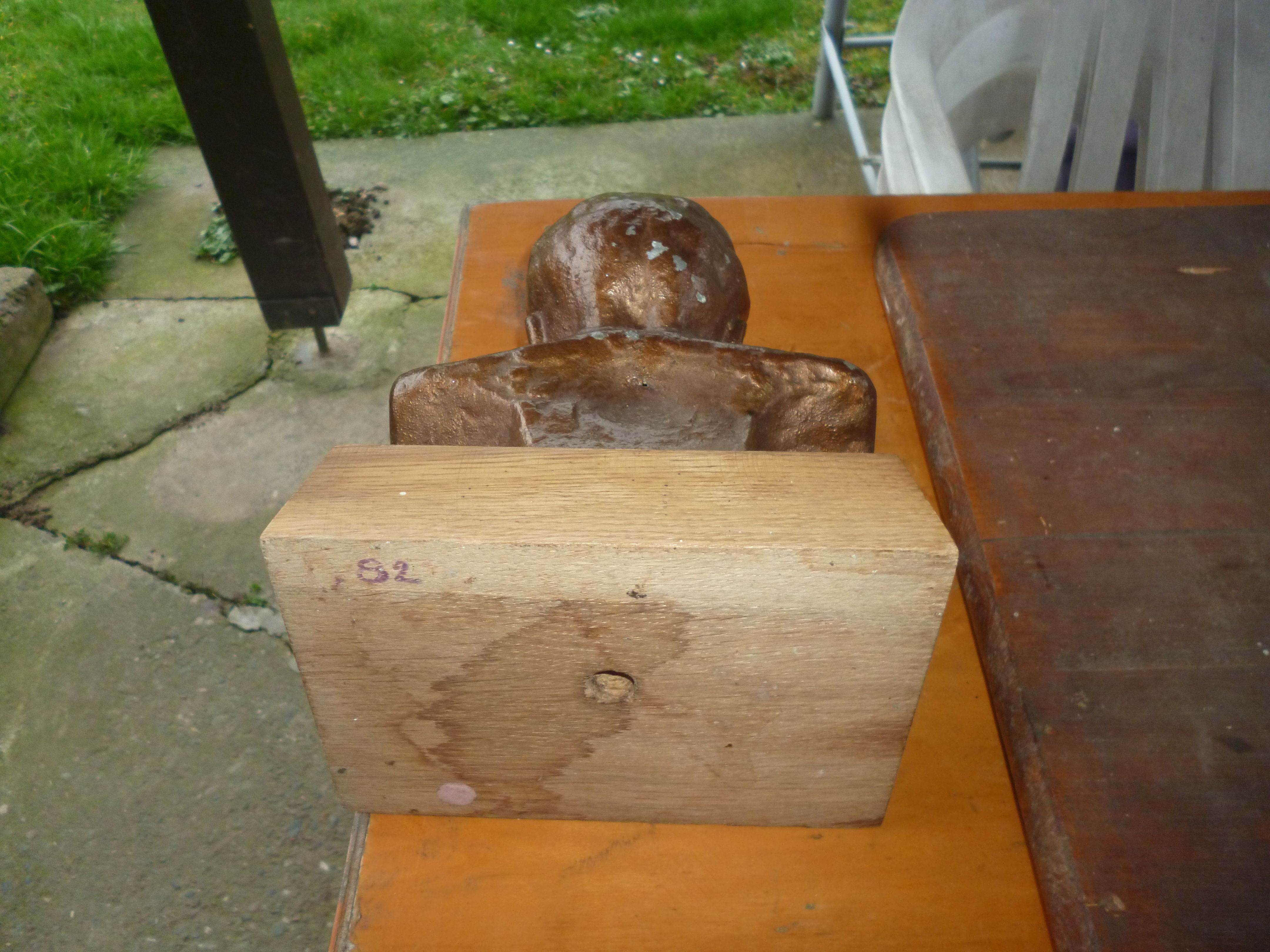 aukcije.hr - Tito bista sa postoljem , kositar