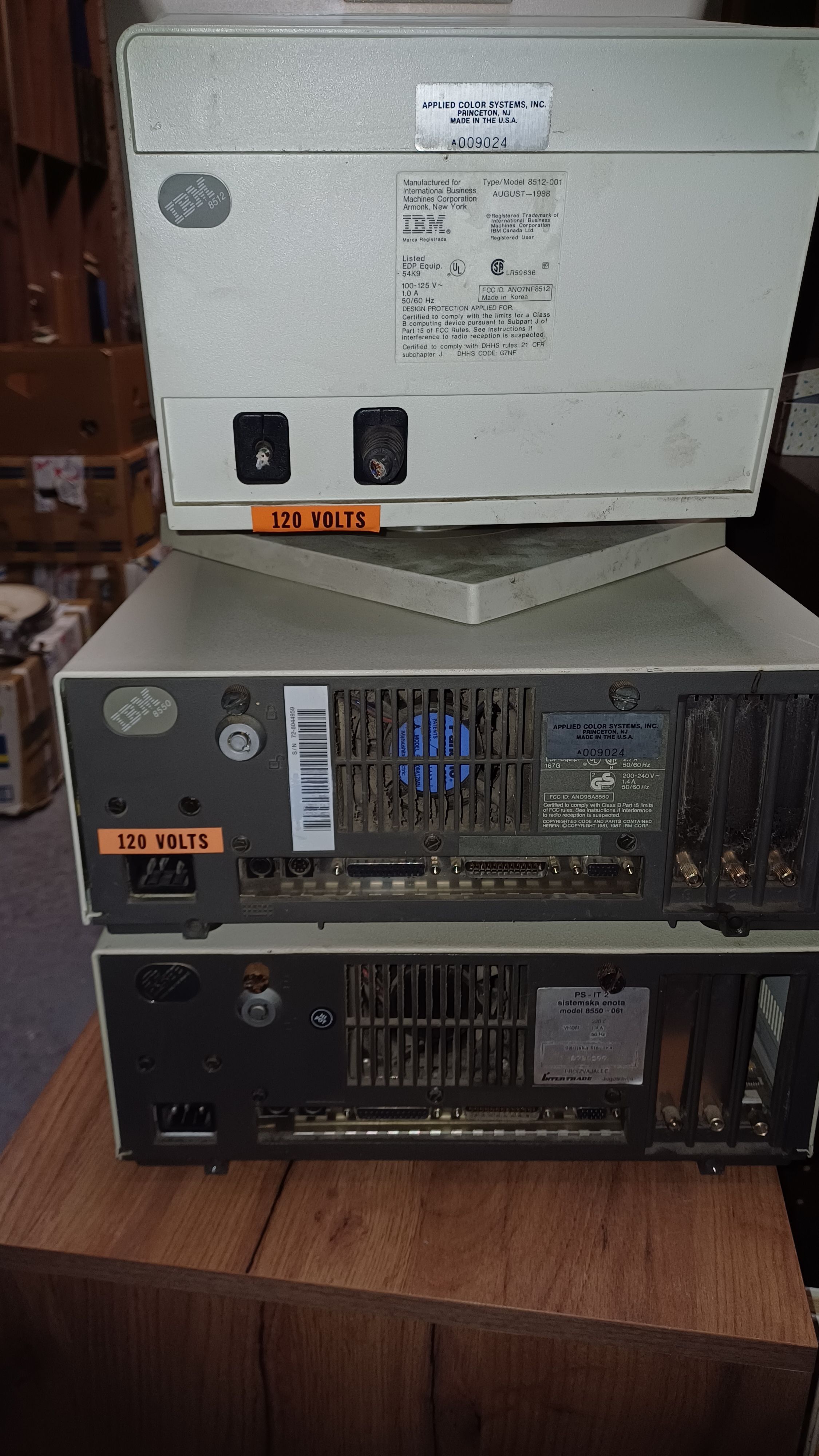 aukcije.hr - IBM monitor