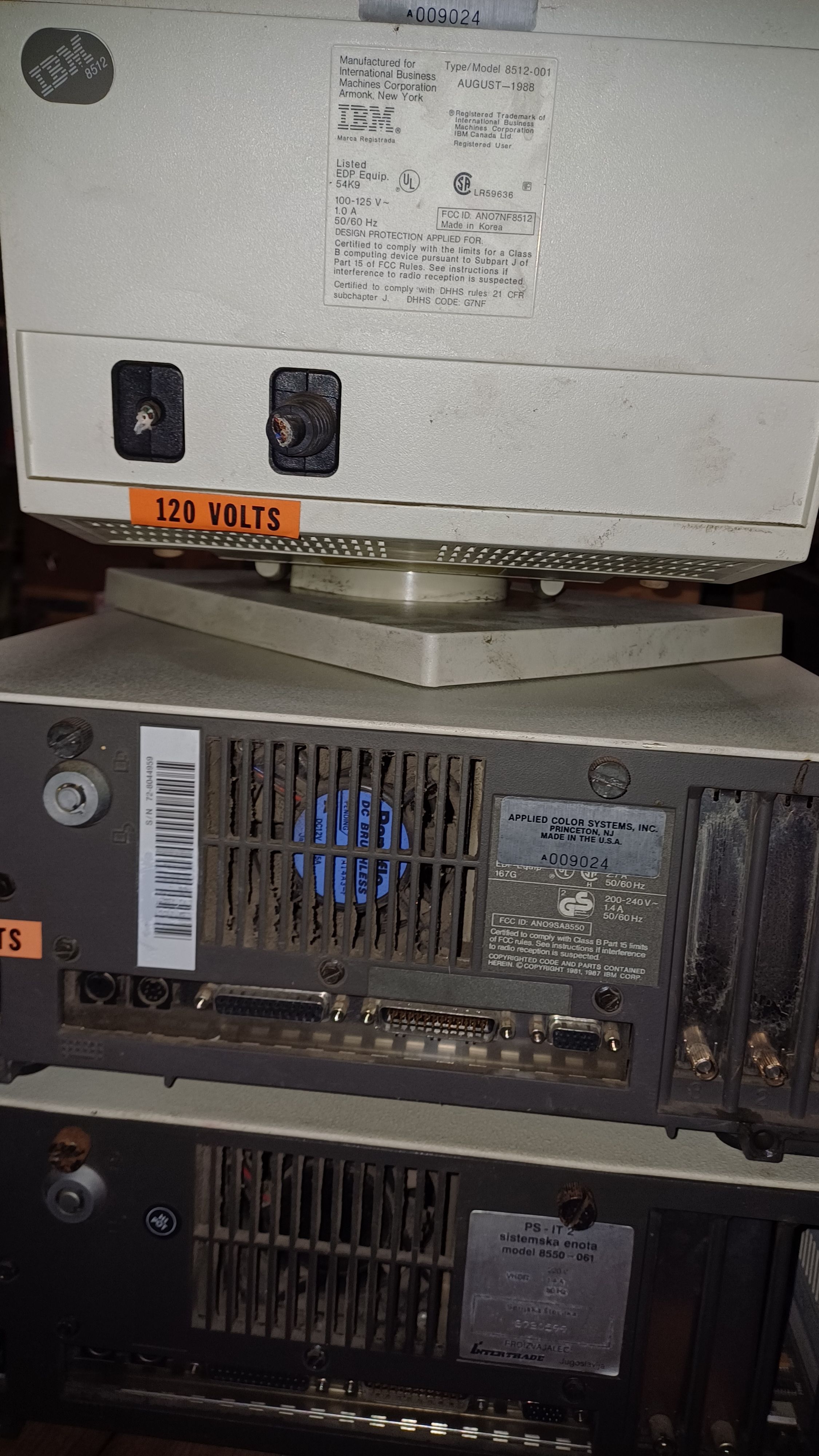 aukcije.hr - IBM monitor