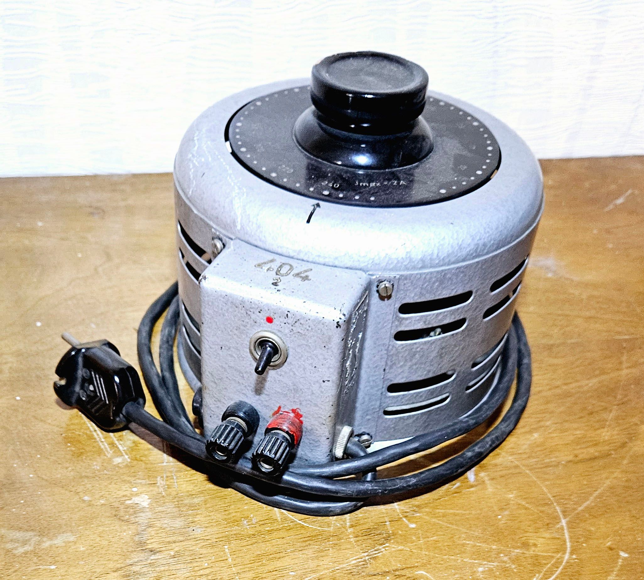 aukcije.hr - Regulacioni transformator Model ST5N