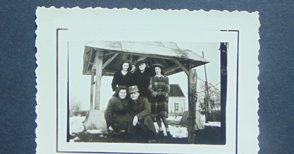 aukcije.hr - NDH 1944. - Domobran - oznaka na kapi