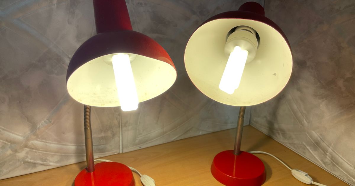 aukcije.hr - Metalne savitljive ispravne lampe TEP Zagreb,u super stanju,visina 50cm