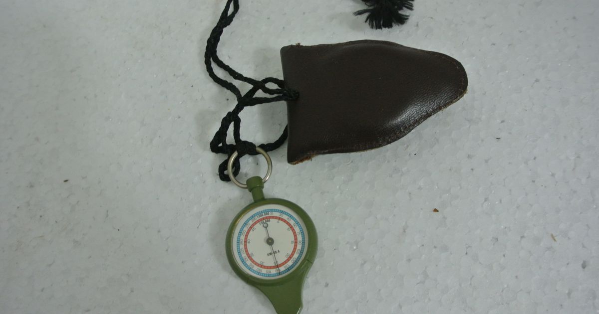 aukcije.hr - Jna kurvimetar u koznoj futroli,kao na slikama sve