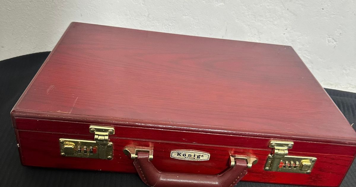 aukcije.hr - Drveni kofer Konig,44x33cm